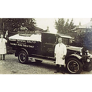 Maldon Salt, Sea Salt Flakes, 20 oz (570 g), Resealable Tub, Kosher, Natural, Handcrafted, Gourmet, Pyramid Crystals