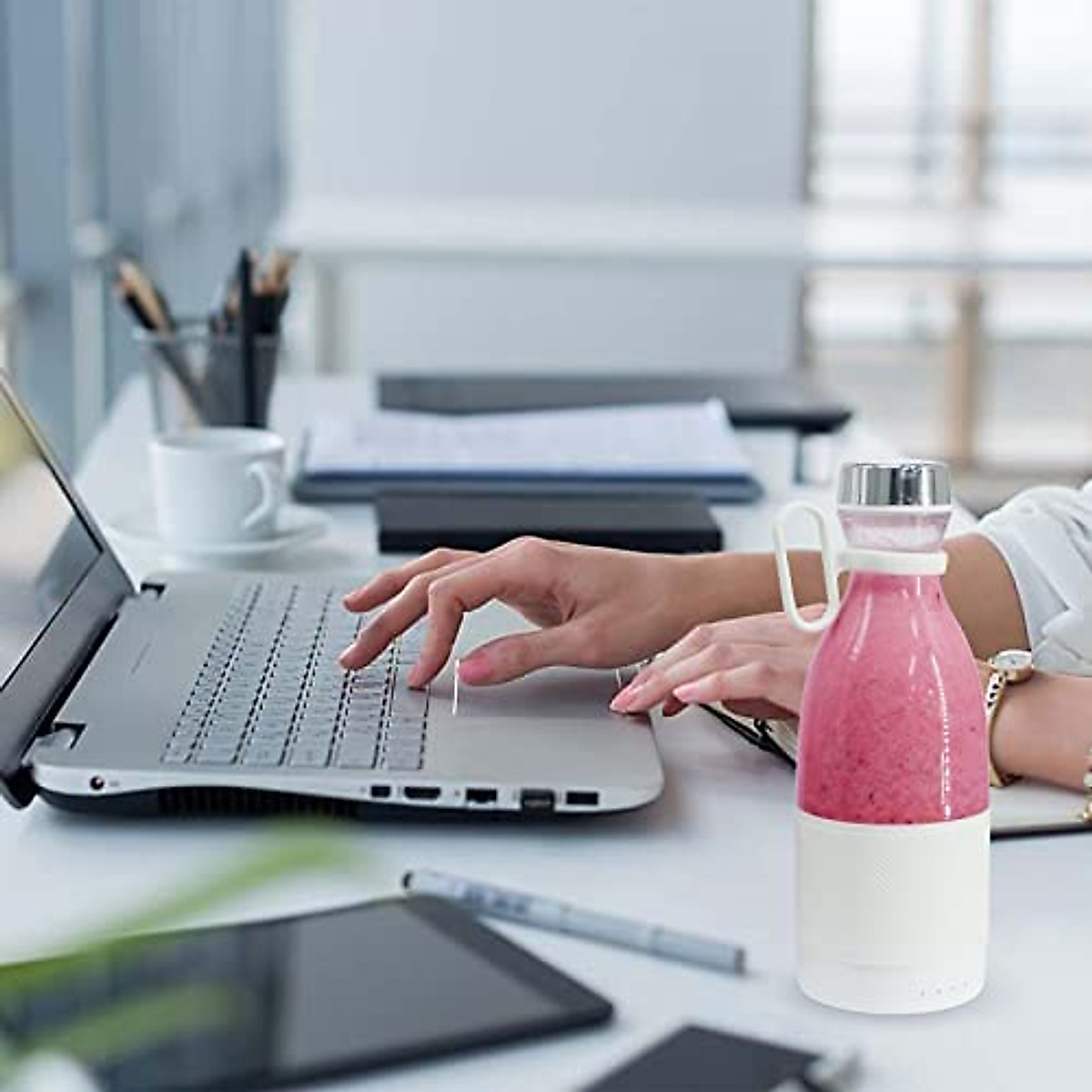 Portable Blender, Personal size Blender, USB Rechargeable Fresh Juice Blender Bottle with 6 Blades Mini Juice Blender for Travel Gym Kitchen, 450ml/15.2oz