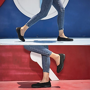 Zuwoigo Women's Slip On Walking Shoes Breathable Mesh Casual Flats Shoes Low-Top Lightweight Loafers 9 B(M) US A Black