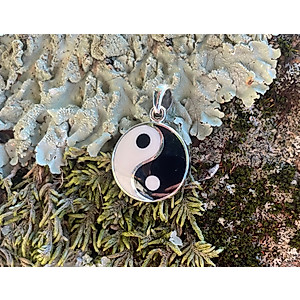 Jewelry Trends Sterling Silver Yin Yang Black and White Balance Symbol Tao Pendant