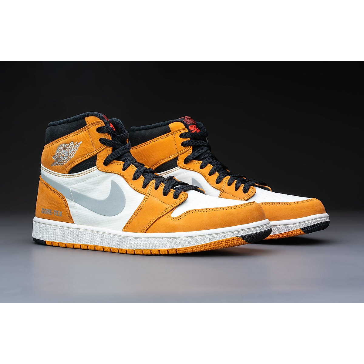 Jordan Mens Air Jordan 1 Element Gore-TEX DB2889 700 Light Curry - Size 9.5