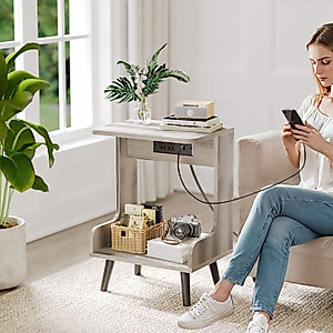 GYIIYUO Nightstands Set of 2 with Charging Station, Bedside Tables with Open Wood Shelf, End Table with Solid Wood Feet, Solid Wood Side Table for Bedroom, Small Spaces, Grey