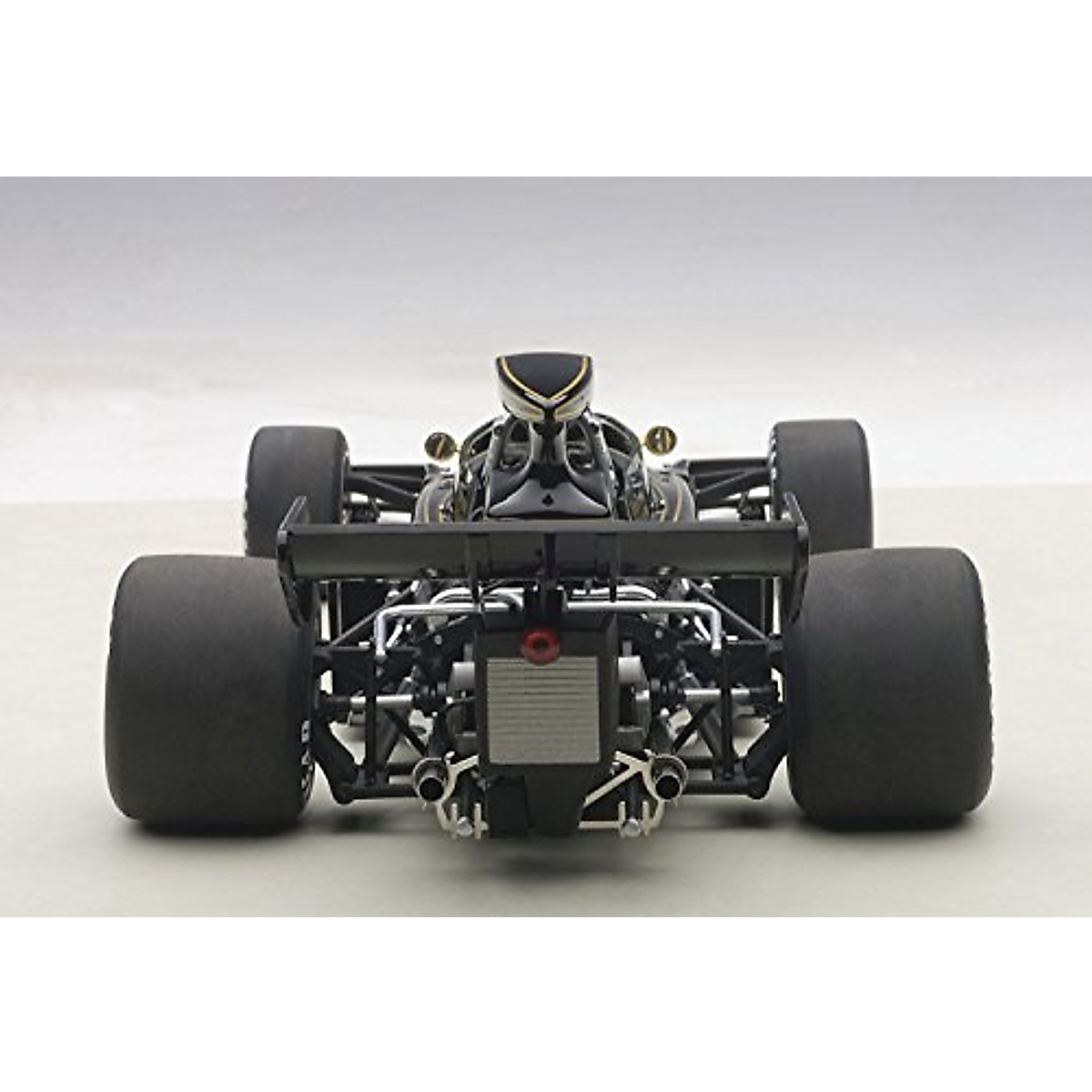 Autoart Lotus 72E 1973 Emerson Fittipaldi #1 with Driver Figure in Cockpit 1/18 Model Car