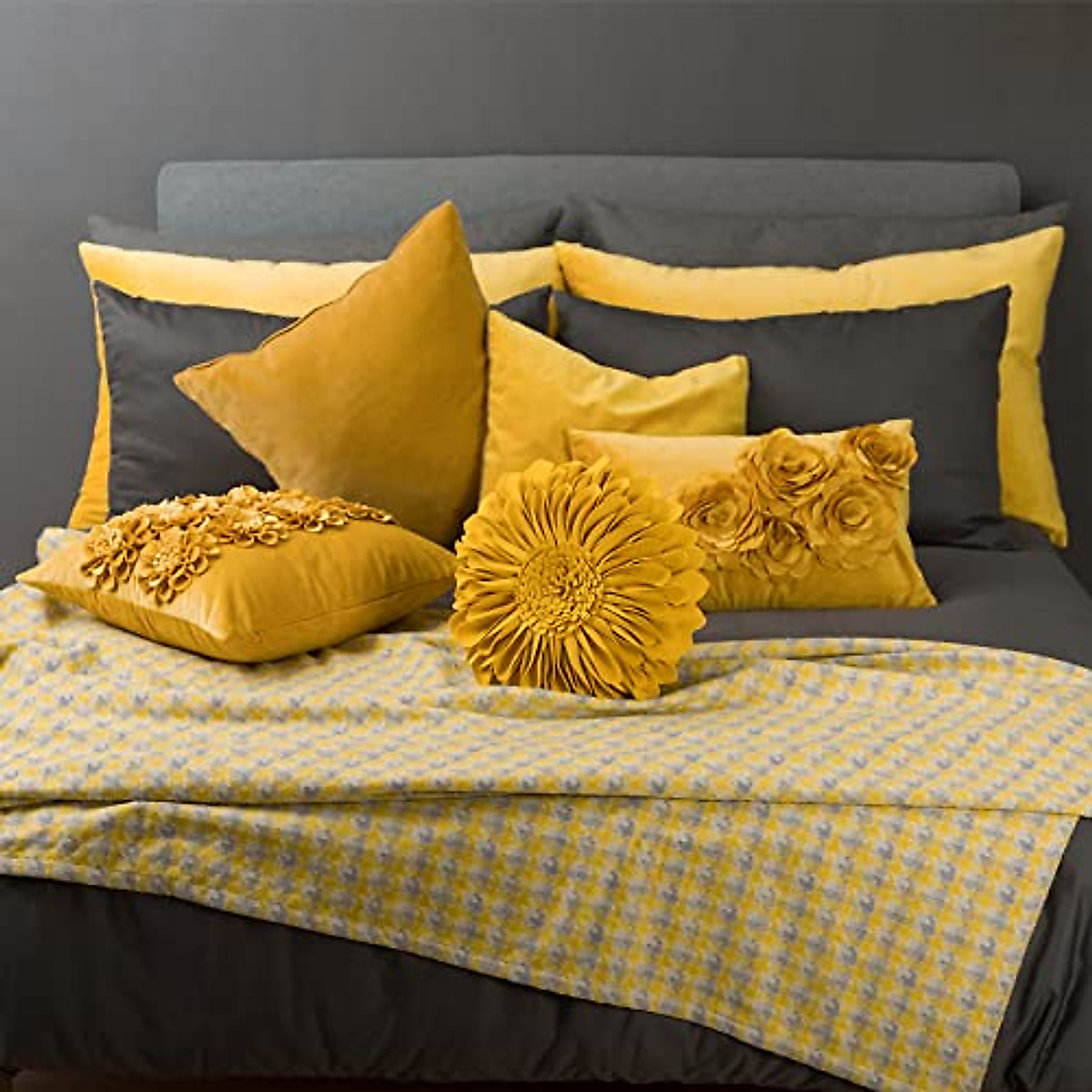 JWH Stereo Flower Throw Pillow Cover Aesthetic Decorative 3D Sunflower Accent Pillow Case Round Cushion Handmade Mustard Pillowcase for Car Bed Couch Bedroom Chair 12 Inch Yellow