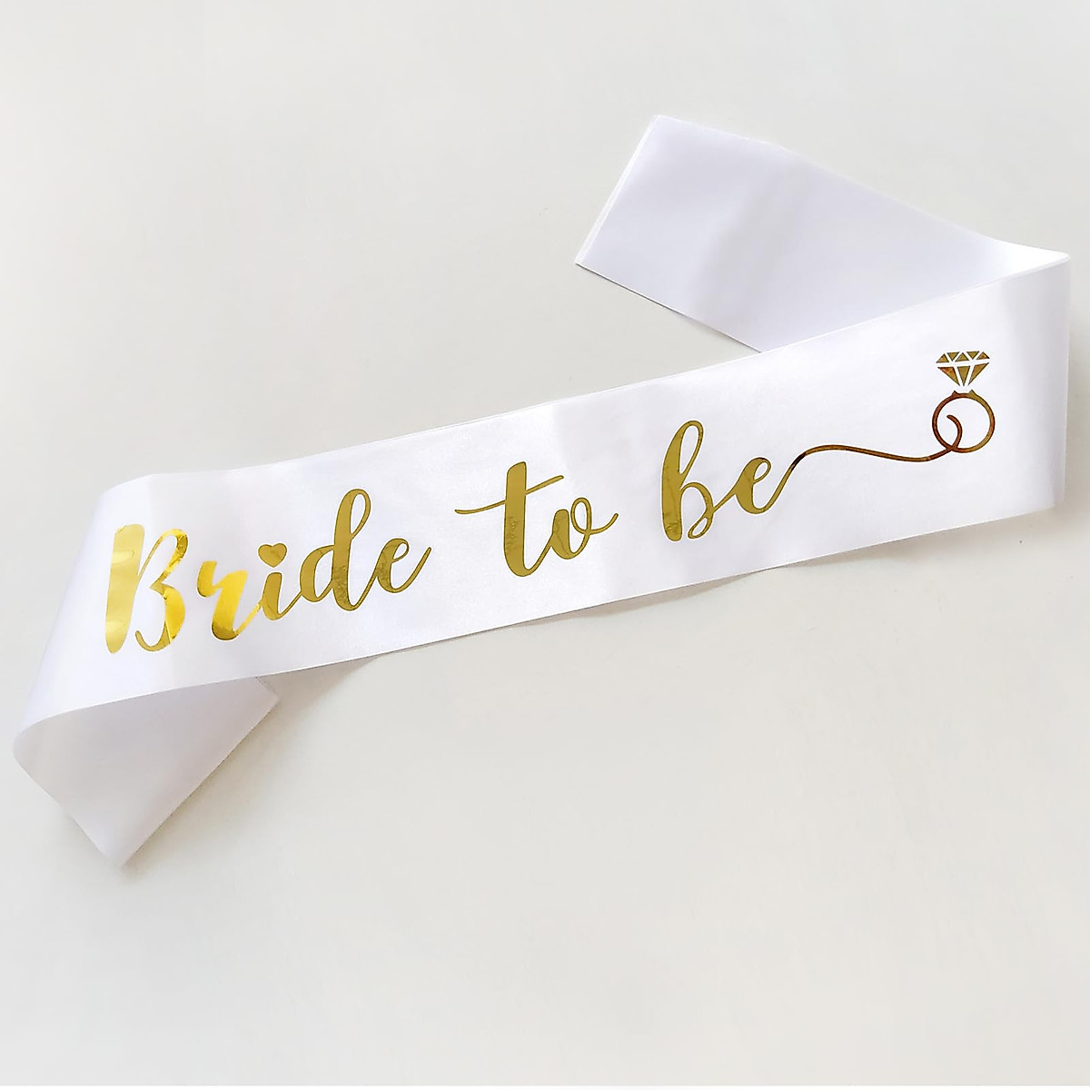 BLUPLE Bride to Be Sash 1pc Bachelorette Party Sash Bridal Shower Hen Party Supplies Decorations Party Wedding Favors Accessories (Gold/White)