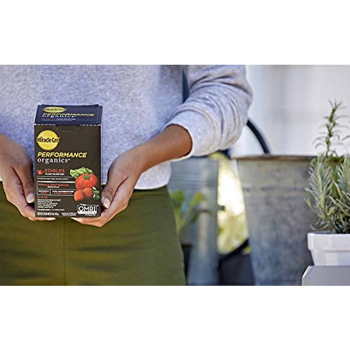 Miracle-Gro Performance Organics Edibles Plant Nutrition - Organic Plant Food Feeds Instantly, for Tomatoes, Vegetables, Herbs and Fruits, Promotes a Bountiful Harvest, 1 lb.