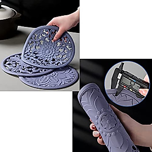 TENOC Thick Silicone Trivet Mats for Hot Pots & Pans, Heat Resistant & Non-Slip Holder for Dishes & Cookware, Multi-Use Kitchen Countertop Table Hot Pads Teapot Coaster 7.87 Inch, Set of 3, Grey