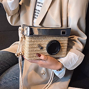 TENDYCOCO Crossbody Bag Camera Shaped Straw Woven Bag Mini Shoulder Bag for Women (Khaki)