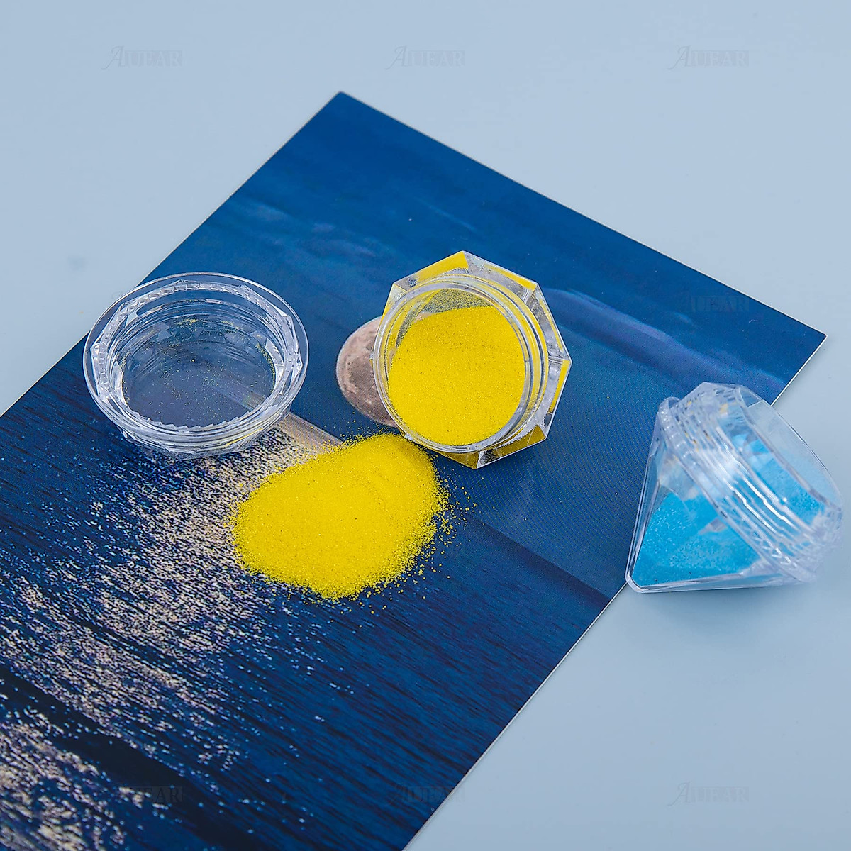 AUEAR, 50 Pack Diamond Shaped Clear Jars 5 ML Empty Refillable Cosmetic Small Jar Makeup Container with Lids Sample Trial Case Storage Box for Party Favors Decor