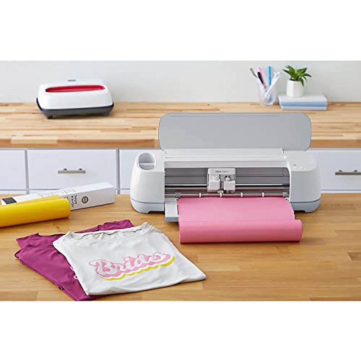 Cricut Smart Iron On (13in x 9ft, White) for Explore 3 and Maker 3 - Matless cutting for long cuts up to 12ft