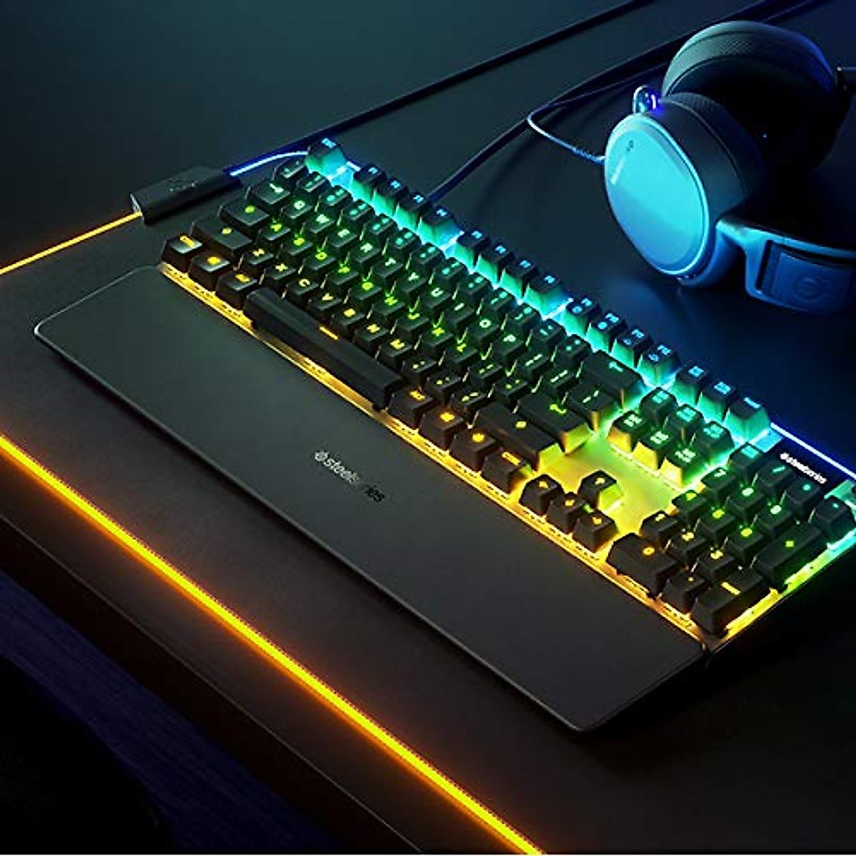 SteelSeries Apex 5 - Hybrid Mechanical Gaming Keyboard - Per-Key RGB Illumination - Oled Smart display - English (QWERTY) Layout PC
