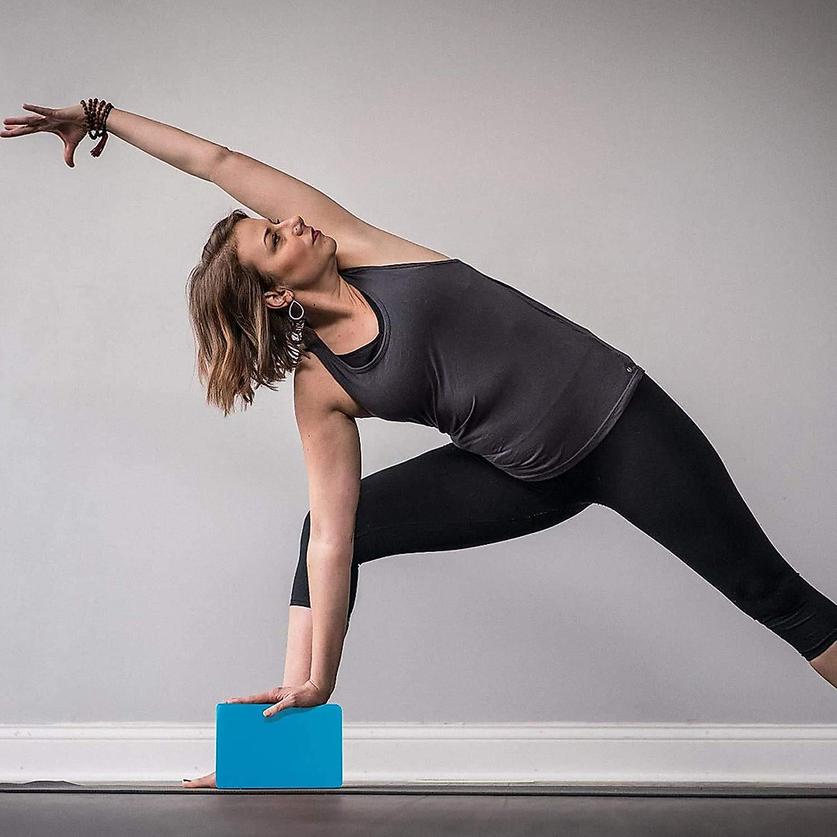 Pigbajie Yoga Blocks 9x6x3, 2 Pack High Density Yoga Brick Foam Blocks to Improve Strength, Flexibility and Balance, Light Weight and Non-Slip Surface, Pilates and Meditation (Gemstone Blue)