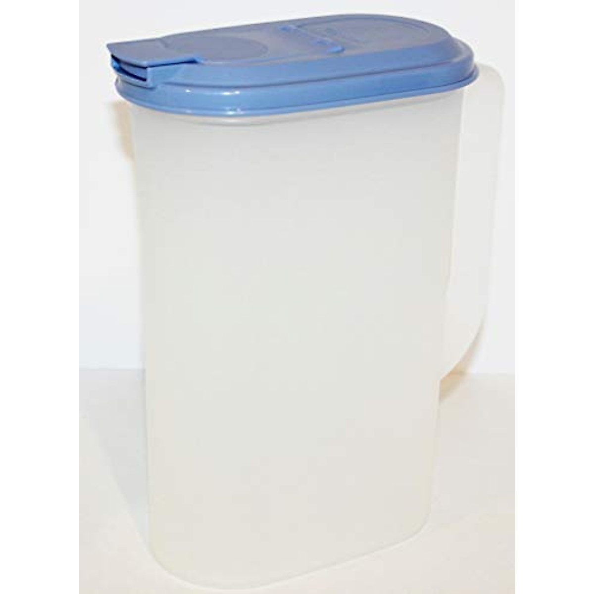 Tupperware Vintage Slim Line 2 Quart Sheer Refrigerator Pitcher With True Blue Seal
