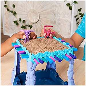 Spin Master Games Sink N’ Sand, Midnight Jungle Amazon Exclusive Kids Board Game with Kinetic Sand for Sensory Fun Gift Idea, for Preschoolers and Kids Ages 4 and up