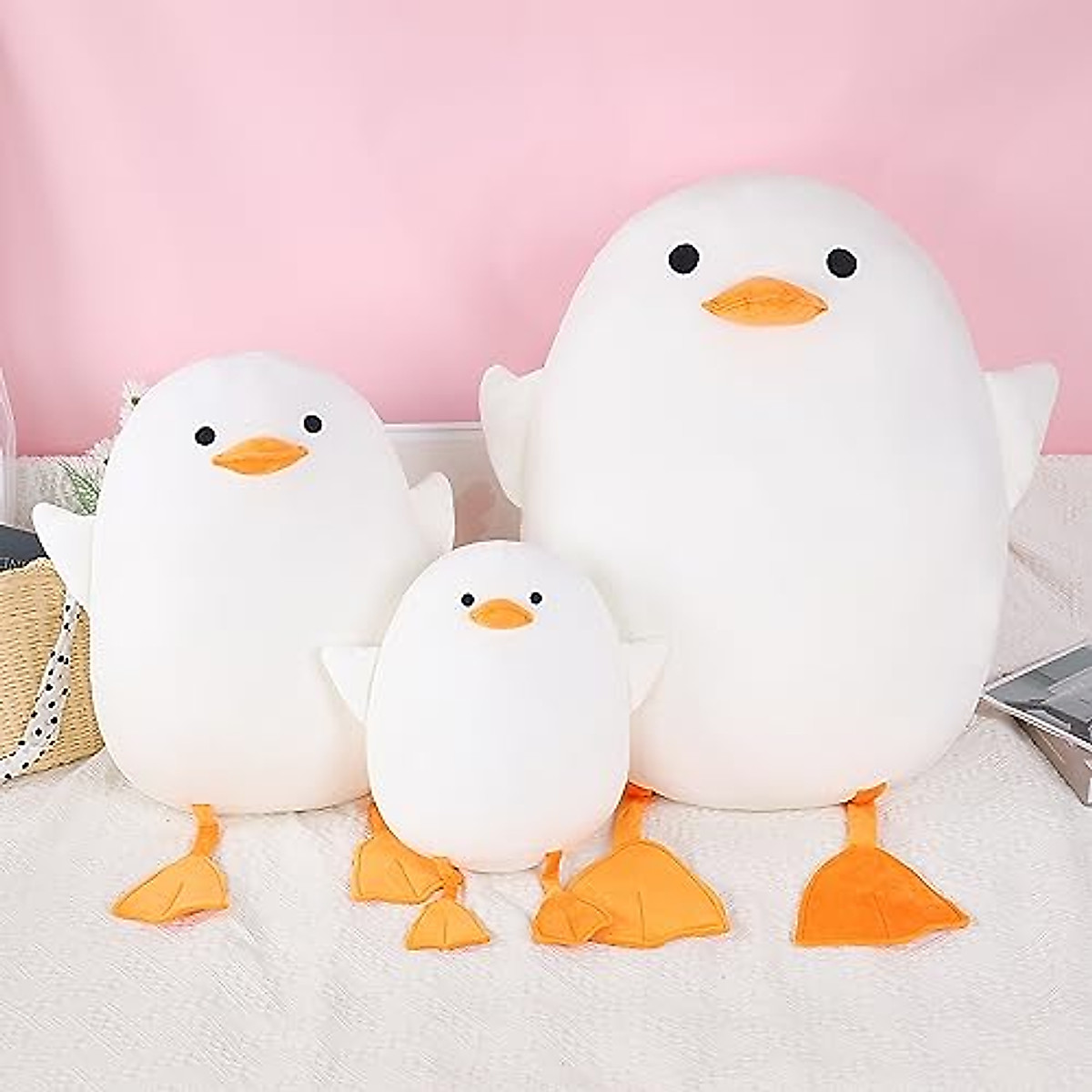MELECERi White Duck Plush Toy Stuffed Animals Hugging Duck Plush Cute Plushies for Girls and Boys 13.7"