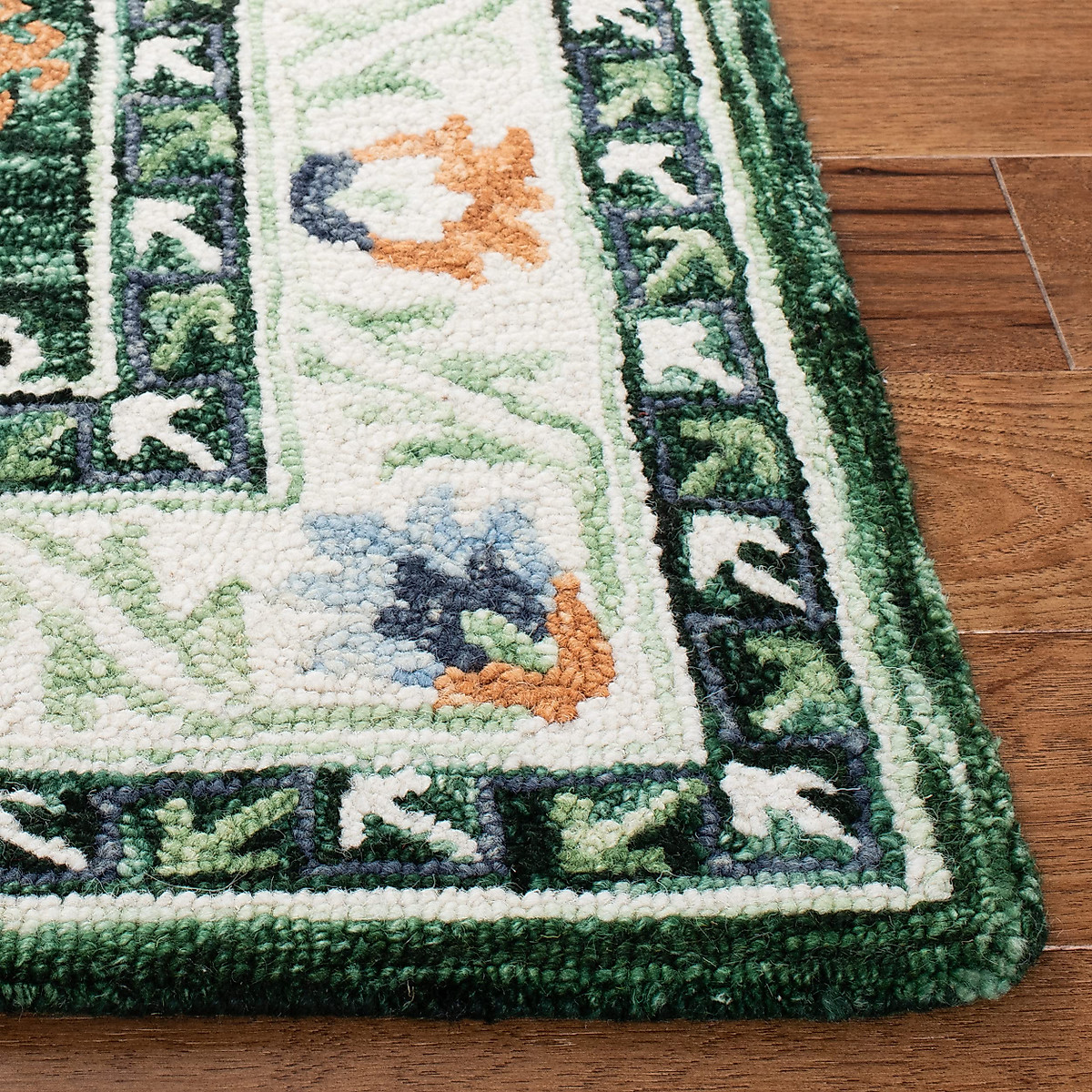 SAFAVIEH Aspen Collection Accent Rug - 3' x 5', Green & Ivory, Handmade Moroccan Boho Tribal Wool, Ideal for High Traffic Areas in Entryway, Living Room, Bedroom (APN706Y)