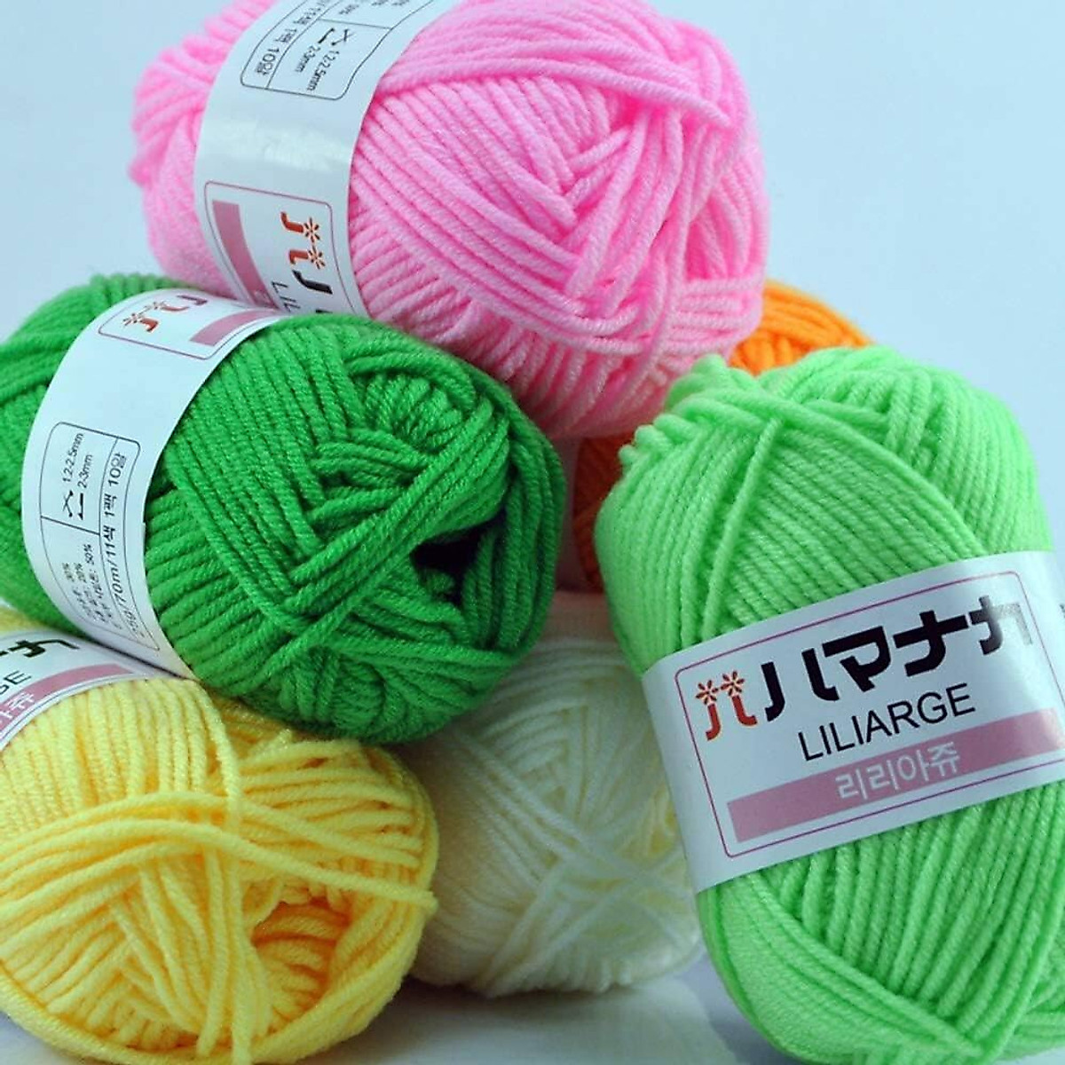 Double Knitting Yarn 25G Crochet Yarn Craft Making Knitting Yarn Balls Perfect for Arts & Crafts Random Color Dependable Performance Black