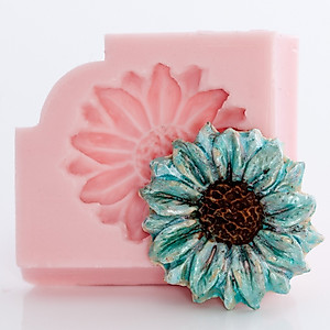 Flower Daisy Silicone Mold Food Safe Fondant, Chocolate, Candy, Resin, Polymer Clay, Jewelry, Craft Mold. Flexible and easy to use.