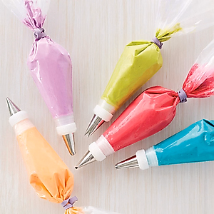 Wilton 12-Inch Cake Decorating Pastry Bags - Frost Cookies, Cakes and Cupcakes Using the Disposable Decorating Bags, Decorating Supply Bulk-Pack, 100-Count