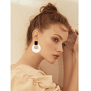 MIGUO STORE Unique Charm Black White Contrast Asymmetric Geometric Circle Earrings Personalized Fashion Hollow Sparkly Earrings for Women Gift (Black White Earrings)