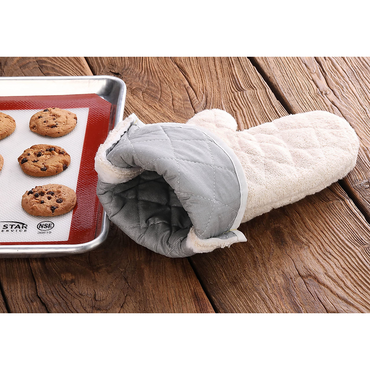 New Star Foodservice 32123 Terry Cloth Oven Mitts, Up to 400F, 13-Inch, Set of 2