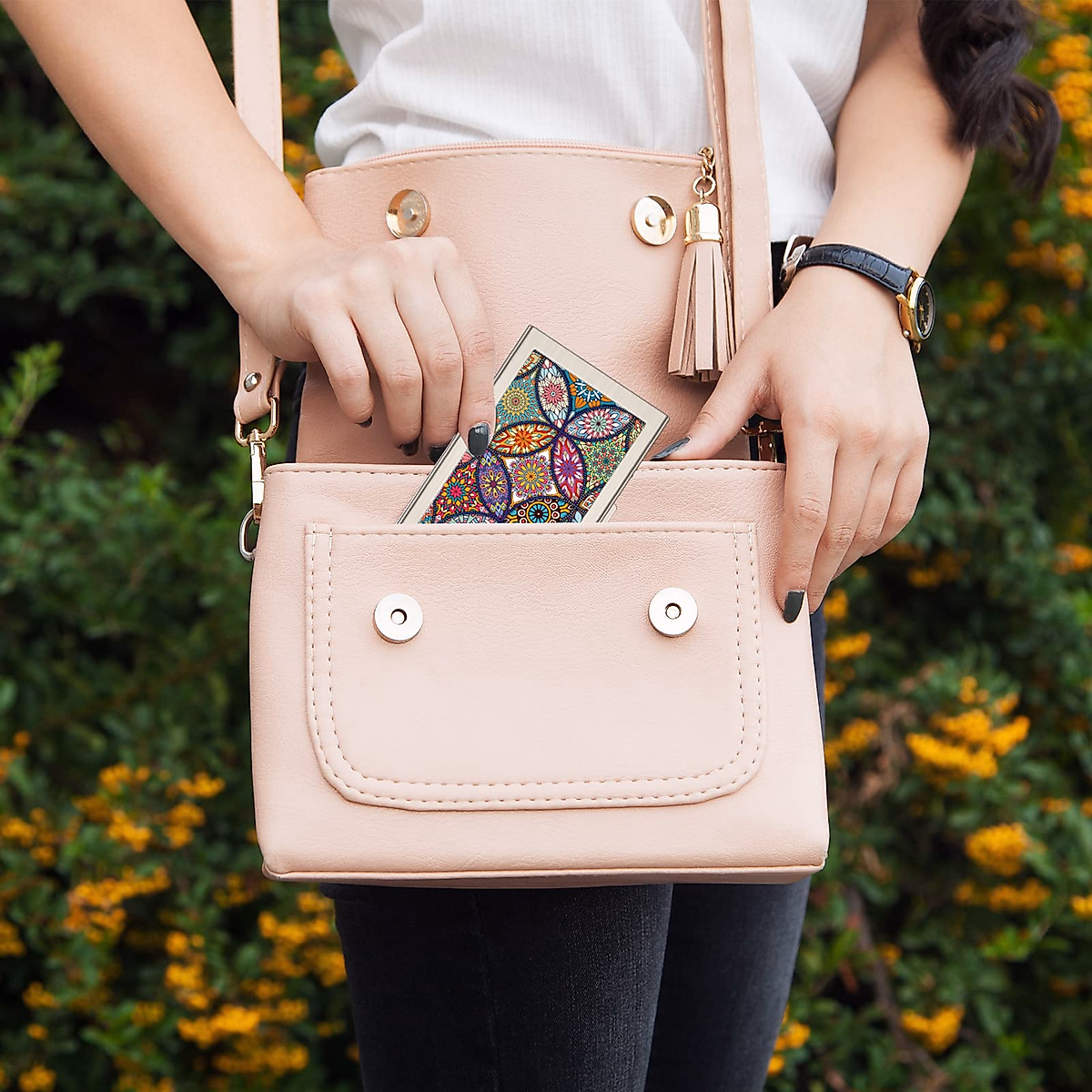 howfateam Credit Card Holder，Slim Card Holder Wallet，RFID protective Metal Card Holders, Credit Cards Card Organizer for Women Men,Round Mandala