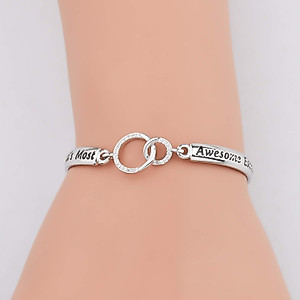 UJIMS Estheticians Appreciation Gifts Funny Esthetician Keychain World’s Most Awesome Esthetician Jewelry for Beautician Makeup Artists (Esthetician Charm Bracelet)