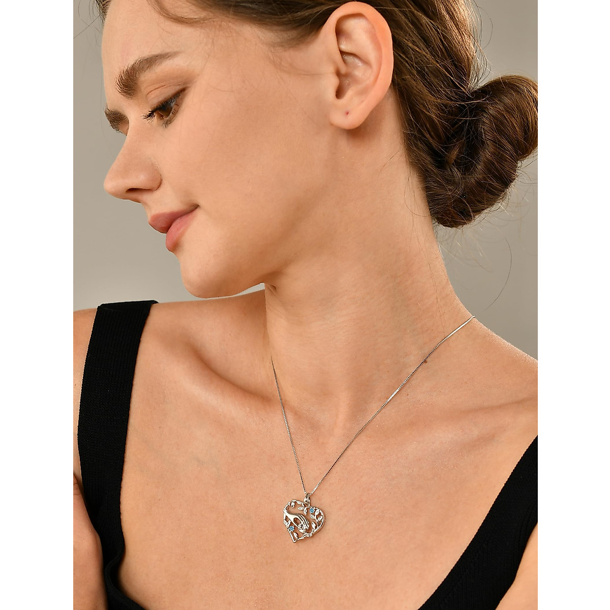 YL Mother Necklace Sterling Silver Mum Daughter Pendant Created Aquamarine Mum Hold Child's Hand Heart Necklace Gifts for Moms