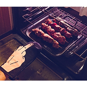 Middle Finger Oven Mitt Funny Flip The Bird Graphic Novelty Kitchen Glove Funny Graphic Kitchenwear Funny Food Novelty Cookware Black Oven Mitt