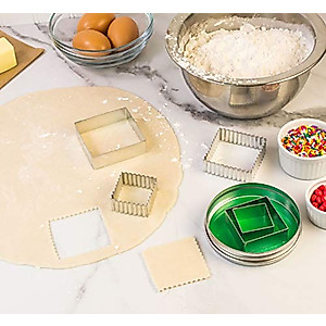 Mrs. Anderson's Baking Cookie and Fondant Cutters, Graduated Crinkle Squares, 5-Piece Set with Storage Tin