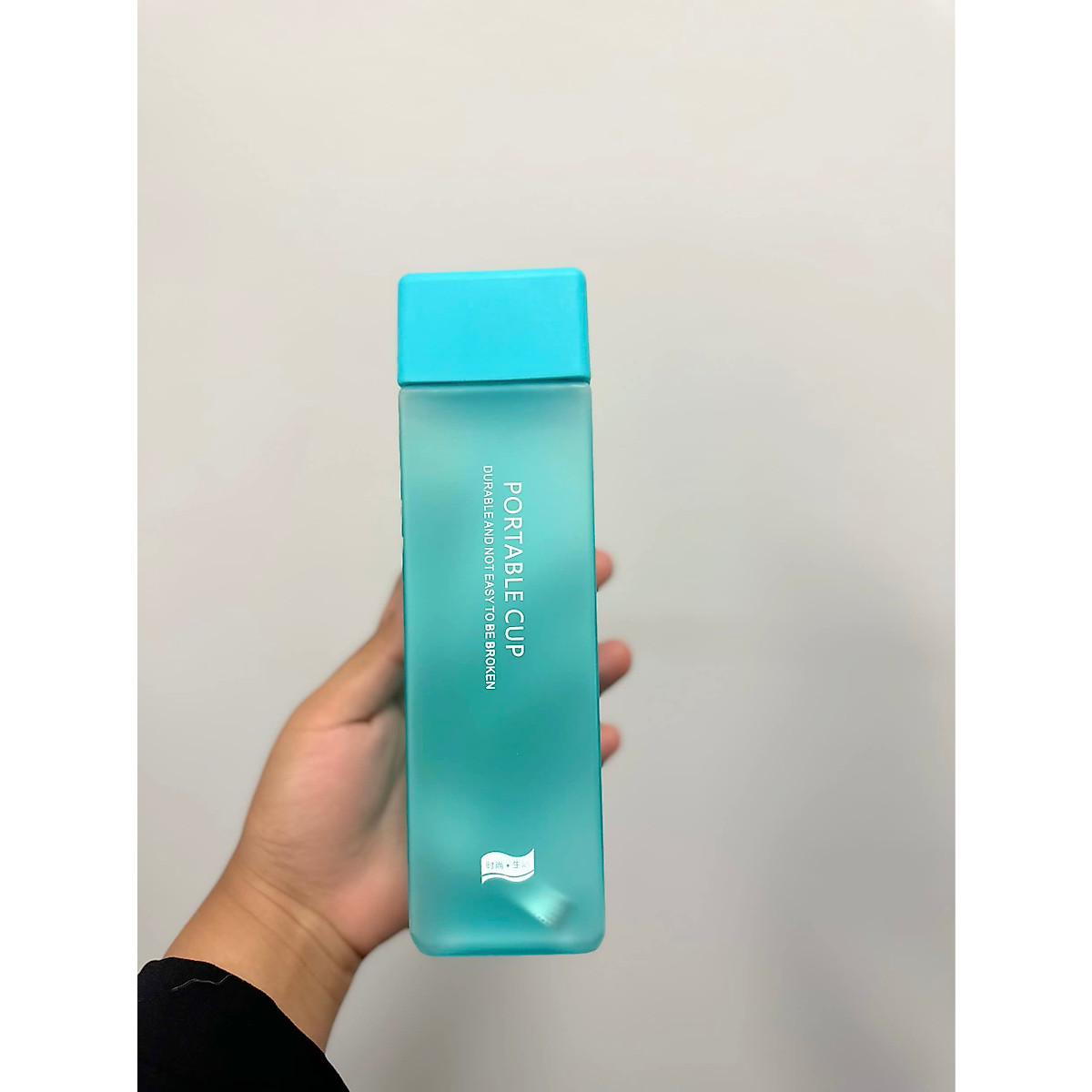 Portable water bottle with Strap and sleeve. Reusable Water-bottle, Leak-Proof, it's good for school, workout etc. It can be used by Men, Women, Tennager or kids. (blue)