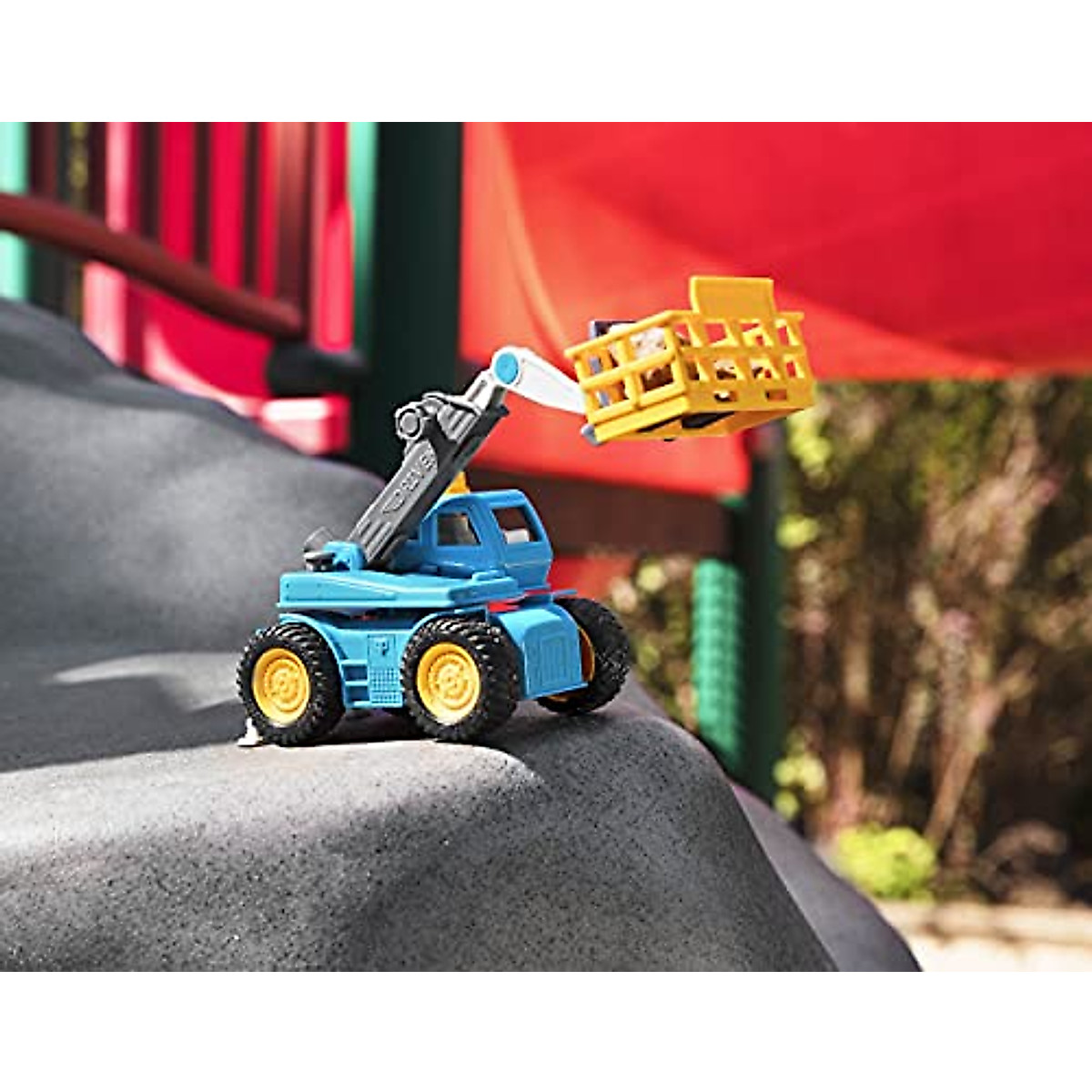 Driven by Battat – 1:24 Scale Telehandler Forklift Toy – Construction Truck Toy with Extendable Crane Arm & More – Realistic Lift Sounds & Lights – Car Toy Gift for Boys & Girls Age 3+
