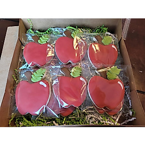 COOLAKE Self Sealing Cellophane Bags 6x8 Inch 100 Pcs Clear Resealable Cello Bags Self Adhesive Treat bags for Packaging,Bakery Bread,Cookies,Favors,Products,Candy