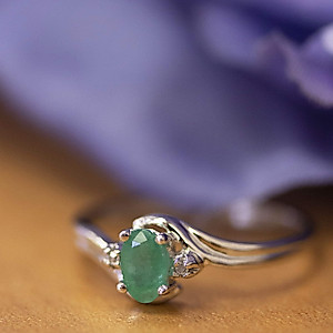 Direct-Jewelry 10k White Gold Oval Emerald And Diamond Ring (Size 4.5)