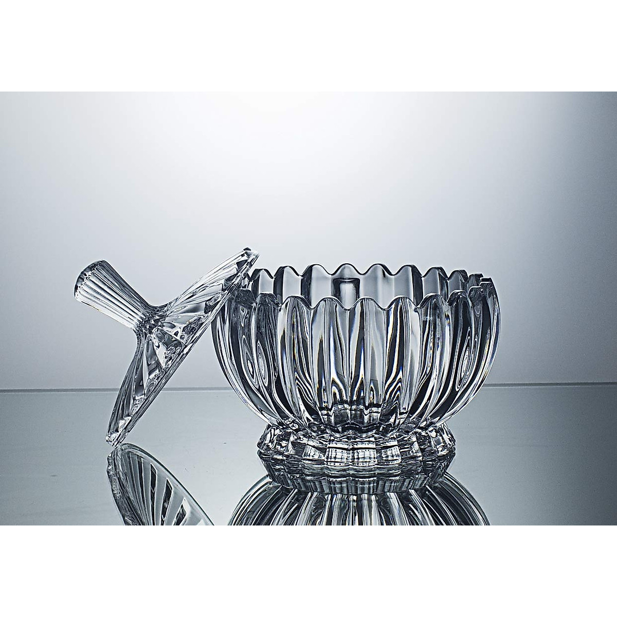 Modern-Depo Crystal Serving Bowl with Lid Glass Centerpieces for Parties Home Office Wedding Food Salad Fruit Snack Dessert Mixing Collection, 6.5 Inches