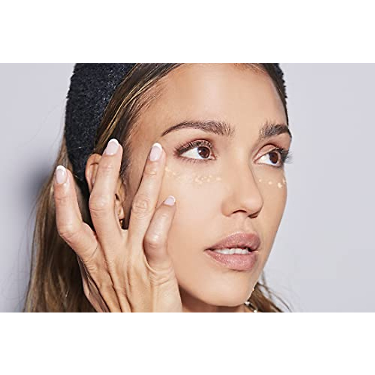 Honest Beauty Honestly Bright Eyes Tinted Eye Cream, Sandstone with Hyaluronic Acid + Squalene| EWG Certified + Dermatologist Tested & Vegan + Cruelty Free | 0.5 fl. oz.