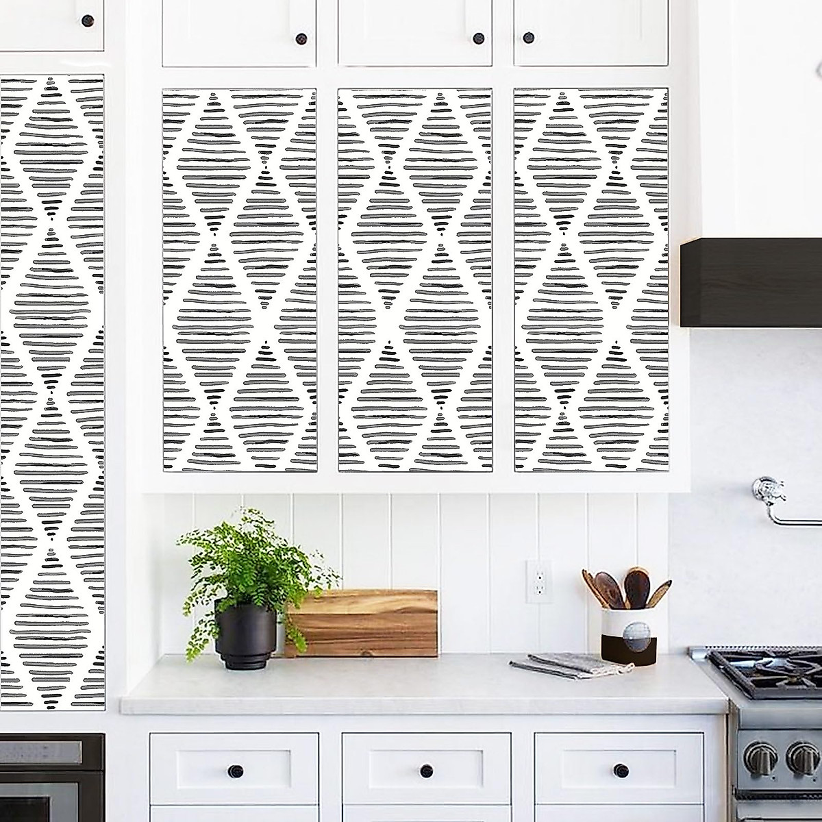 Yun-aeon 17.7" X 120" White and Black Stripe Peel and Stick Wallpaper Modern Diamond Contact Paper Geometric Removable Wallpaper Self Adhesive Wall Paper for Bedroom Drawers Cabinets Decor Vinyl