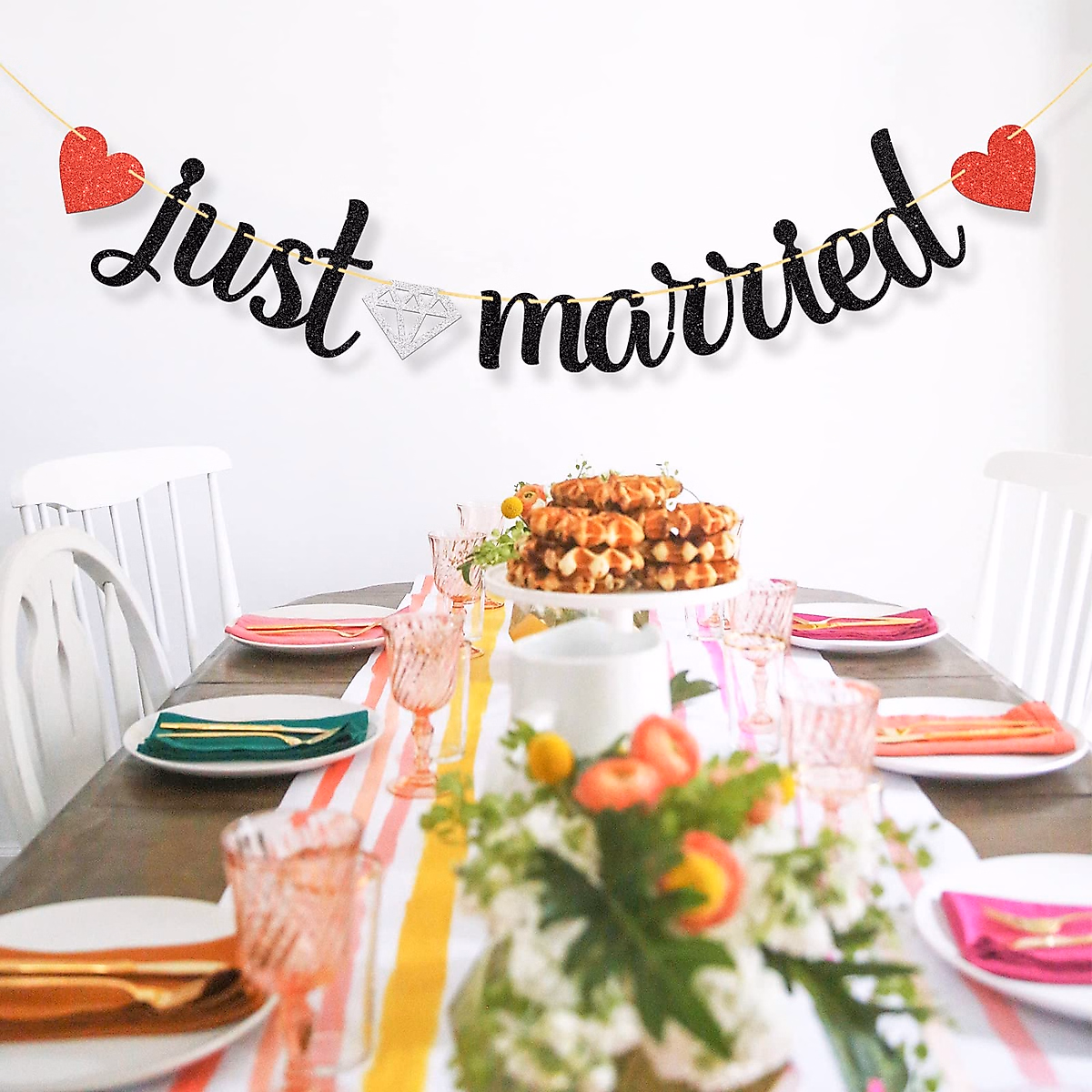 Just Married Banner, Wedding/Engaged Party Decorations, Shining Bridal Shower Banner, Mr And Mrs Romantic Wedding Party, Black Red