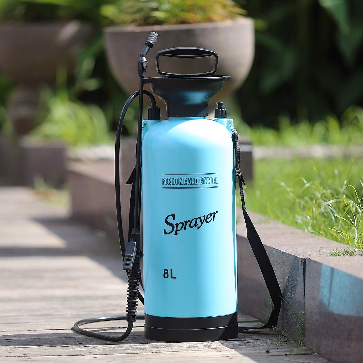 CLICIC Lawn and Garden Portable Sprayer 2 Gallon/8 L- Pump Pressure Sprayer Includes Shoulder Strap Blue.