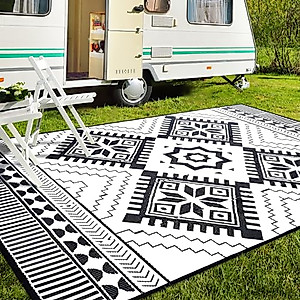 DiiKoo Outdoor Rug Mat for Patio, 6x9ft Waterproof Reversible Plastic Straw Rugs, Camping Carpet Area Mats for RV, Porch, Deck, Backyard, Balcony, Camper, Picnic, Beach, Trailer, Black & White