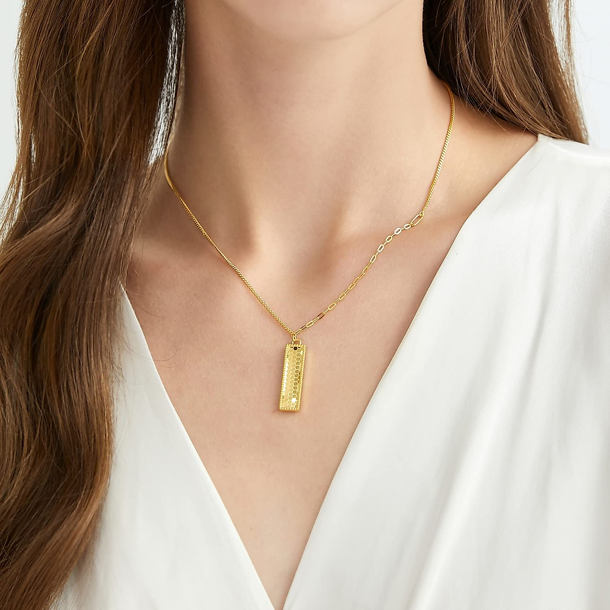 CHOW SANG SANG Dazzling Mirror Gold 999.9 24K Solid Gold Price-by-Weight Gold Simple Rectangle Necklace for Women 93401N (Approx. 0.21tael (~7.86g), 18.5", (47 CM))