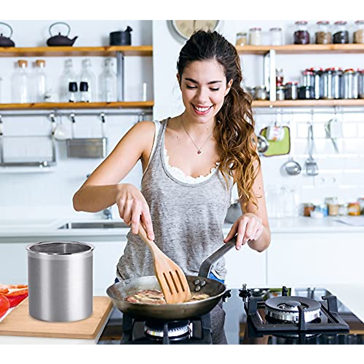 Oggi Stainless Steel Jumbo Grease Container with Removable Strainer and Snug Lid. Perfect container for fryer oil, bacon drippings, lard and ghee oil. Large capacity can - 1 Gall / 4 Qt / 3.75 Lt