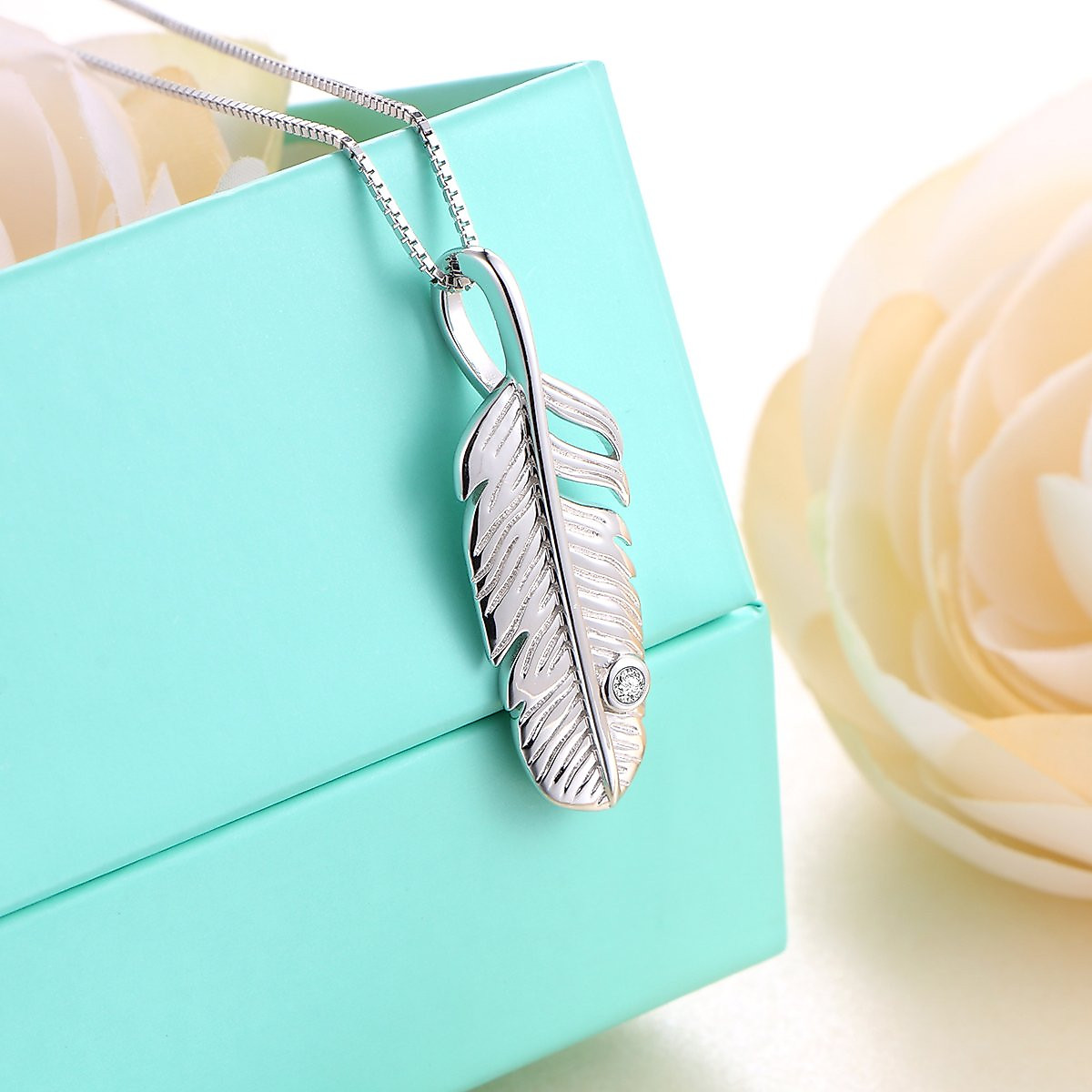 DAOCHONG S925 Sterling Silver Feather Pendant Necklace 18inches Box Chain