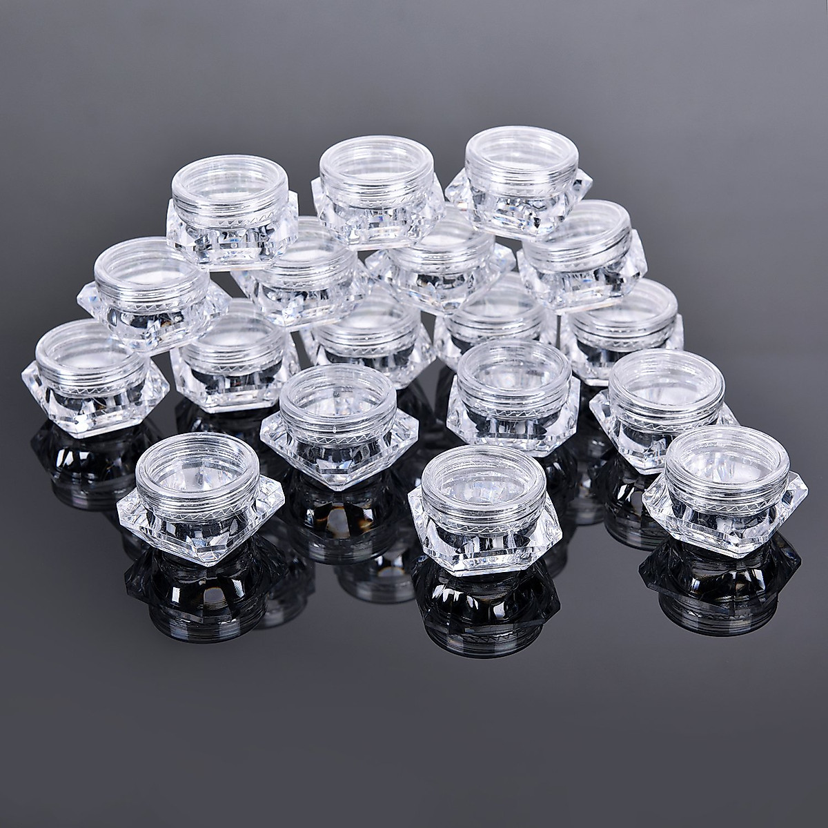 TMO 100pcs 5 Gram Clear Jars Plastic Jars Plastic Cosmetic Container Empty Cosmetic Sample Containers Transparent 5G/5ML Plastic Pot Jars for Eye Shadow,Nails,Powder,Paint