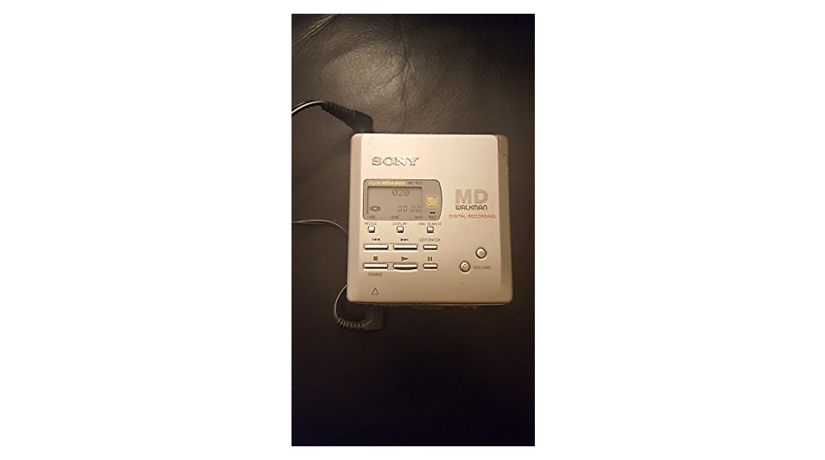Sony MZ-R55 MiniDisc Player and Recorder - Portable, Lightweight Audio