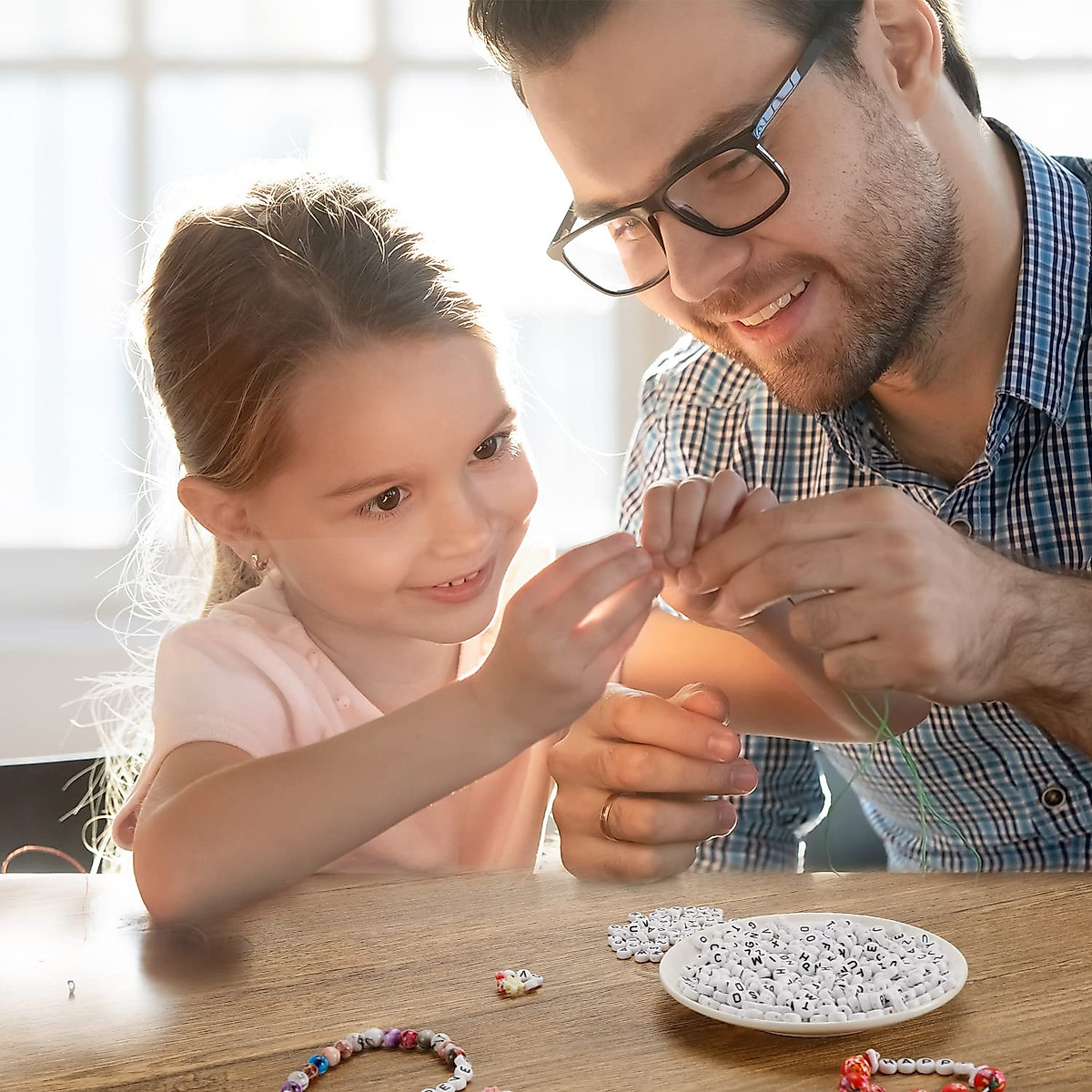 JPSOR 600pcs White Round Letter Beads for Jewelry Making Acrylic Alphabet Beads Bracelets Kit for DIY Necklaces Key Chains Making