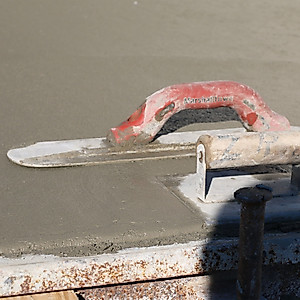 MARSHALLTOWN Round End Magnesium Hand Float, 16 Inch x 3-1/8 Inch, Standard DuraSoft Handle, Eliminates Float Marks, Provides Smooth Finish, Made in the USA, Concrete Float, 143D