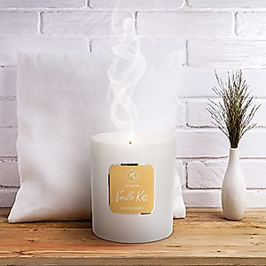 Scented Candle Vanilla Kiss - Aromatherapy Candle - Soywax Candle with Vanilla Extract - Up to 45 Hours Burn Time - Glass Candle Gift - Home Scented Candles - Luxury and Sensual Soy Wax Candle