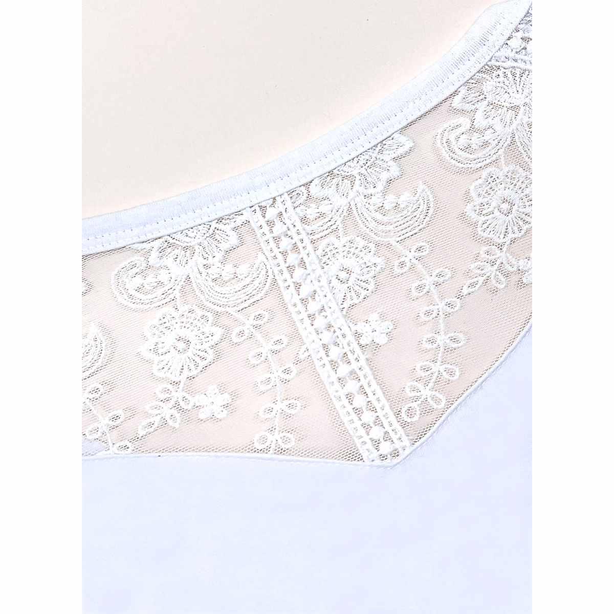 MIHOLL Women's Elegant 2025 Summer Top Sleeveless Camisole Round Neck Lace Trim Ruffle Tank Tops(White,Large)