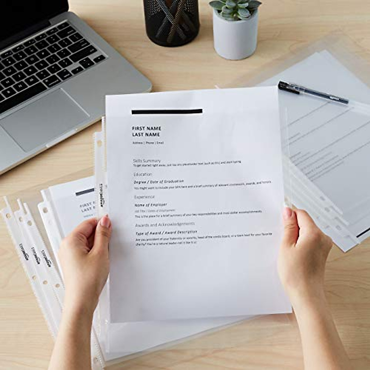 Amazon Basics Sheet Protector - Non-Glare, 100-Pack